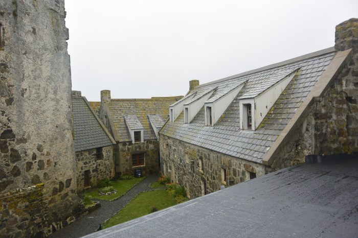 Hebridean Hop 21: Kisimul Castle and Northbay – The Glasgow Gallivanter